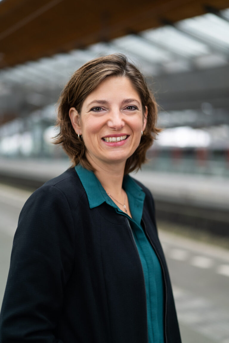 Bio – Rosaliene Israël